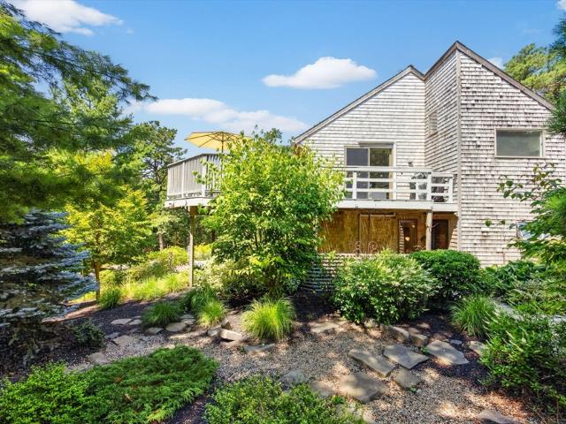 70 Chequessett Knolls Dr