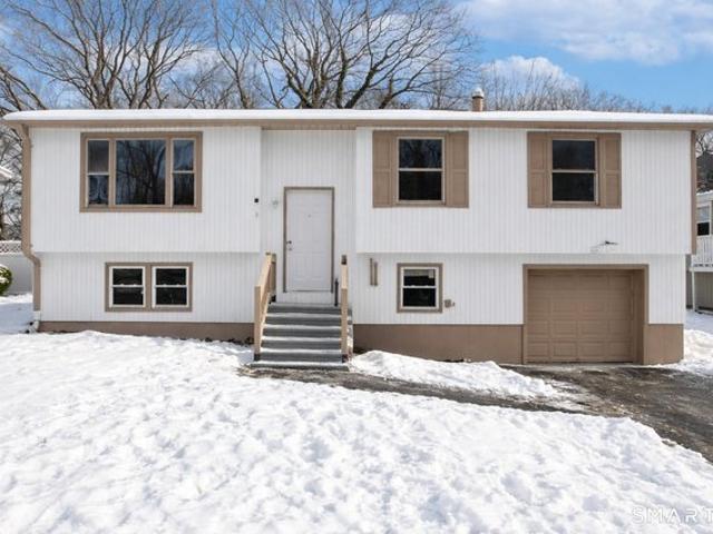 70 Coleman St, West Haven, CT 06516