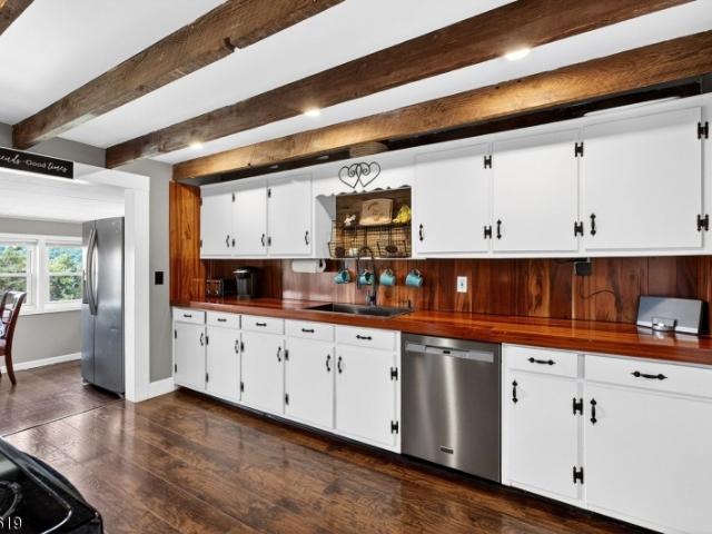 70 Crab Apple Hill Rd