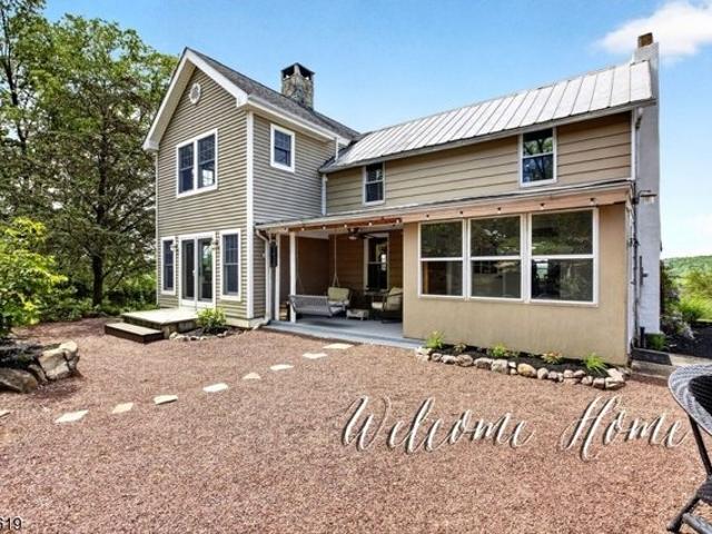 70 Crab Apple Hill Rd, Holland Township, NJ 08848