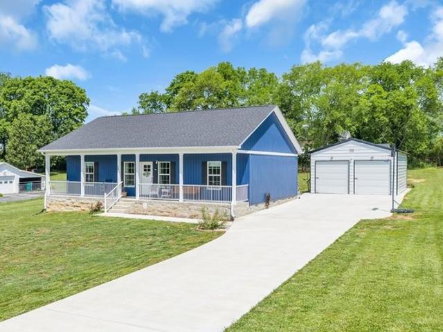 70 Crestview Dr, Winchester, TN 37398