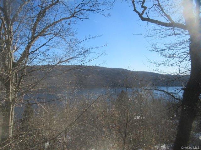 70 Deer Trl N, Greenwood Lake, NY 10925