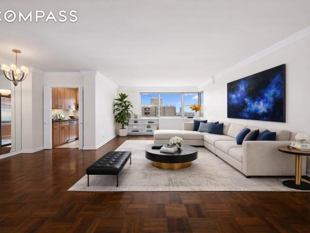 70 E 10th Street 20C
