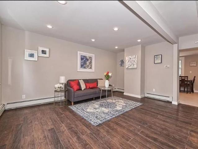 70 East 25Th St