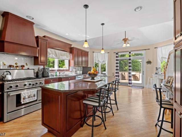 70 Farmingdale Rd