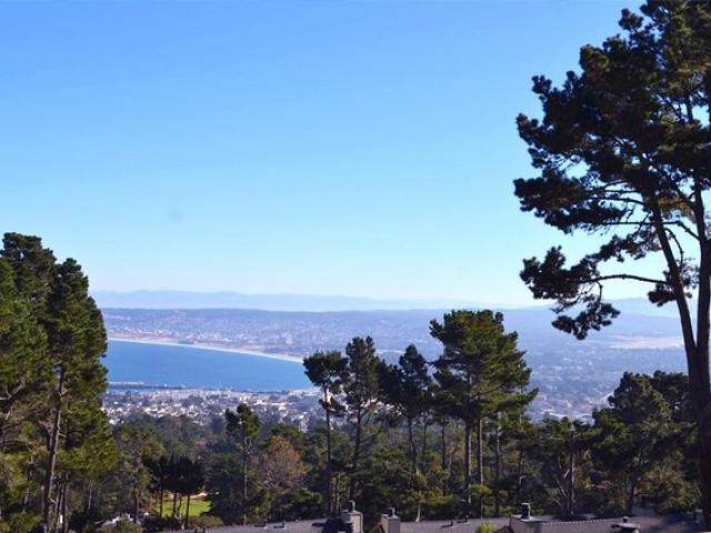 70 Forest Ridge Rd Apt 30, Monterey, CA 93940