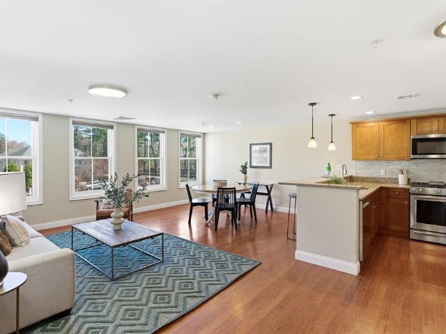 70 Great Rd, Unit G, Bedford, MA 01730 | MLS #73505