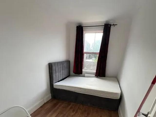 70 Hermit Road, London, E16 4LF, United Kingdom | 2 bed apartment for rent #166100104 | Rentberry