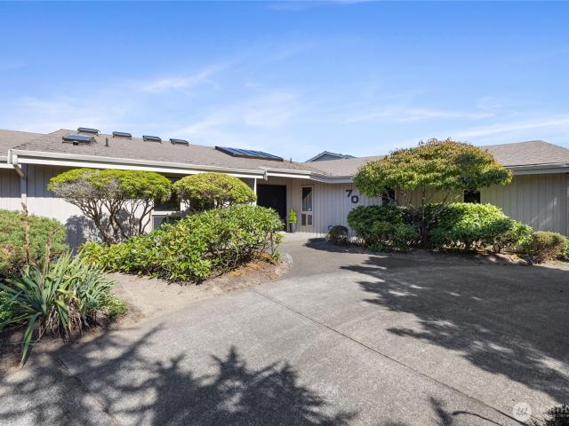 70 Hewitt Drive