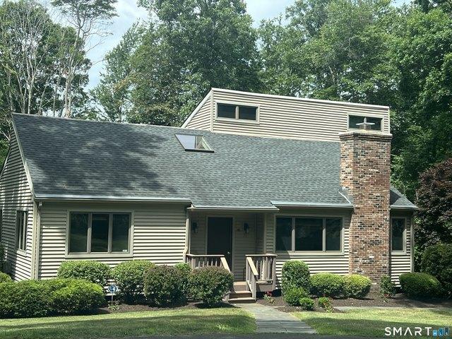 70 Hoadley Creek Cir, Guilford, CT 06437