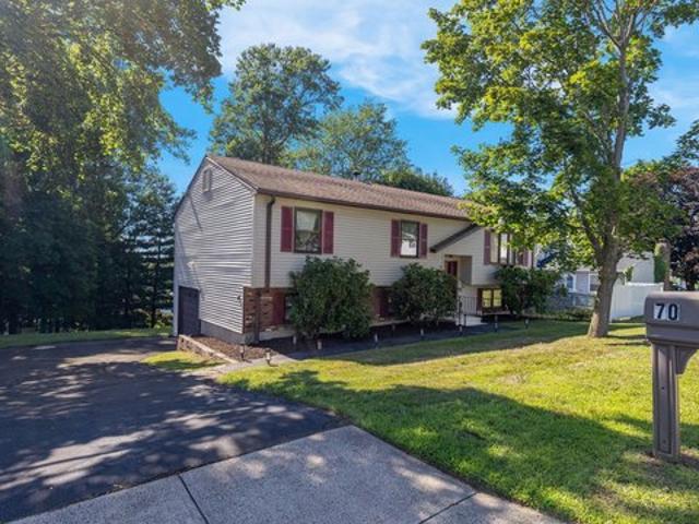 70 Island Ln, West Haven, CT 06516