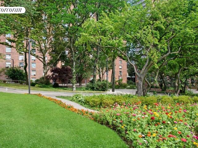 70 La Salle Street, Unit 5E