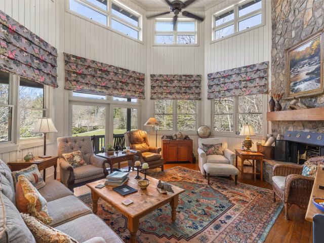 70 Lake Villas Way