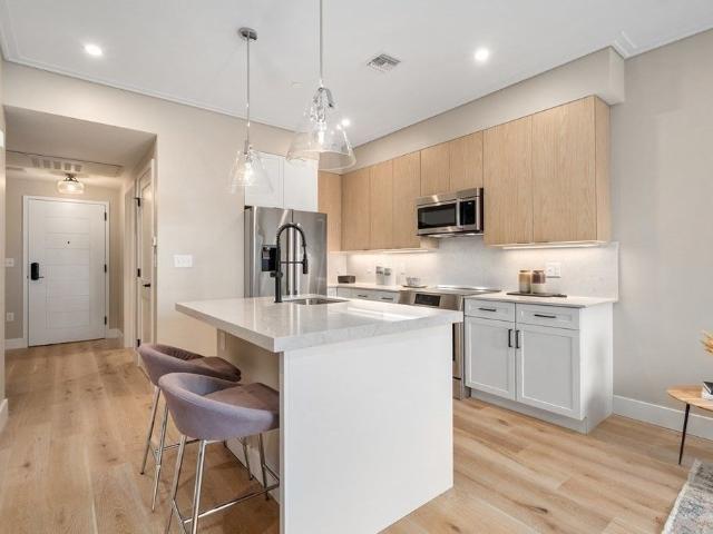 70 Leo M Birmingham Pkwy Unit 215, Boston, US, MA