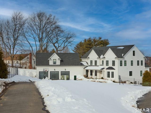 70 Meadow Ridge Rd, Fairfield, CT