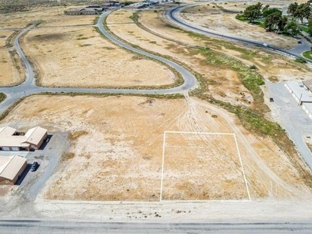 70 Mount Charleston Dr, Pahrump, NV 89048