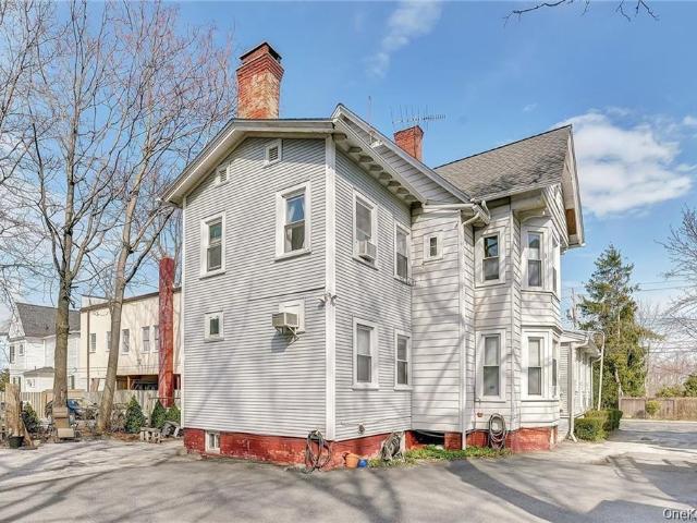 70 N Broadway 6