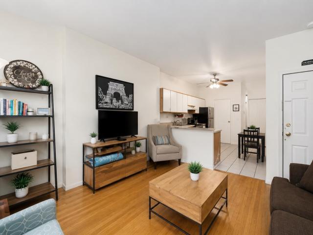 70 Park Ave # 3