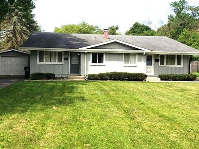 70 Pine Ct, Crystal Lake, IL 60014 | MLS #12616 | Compass