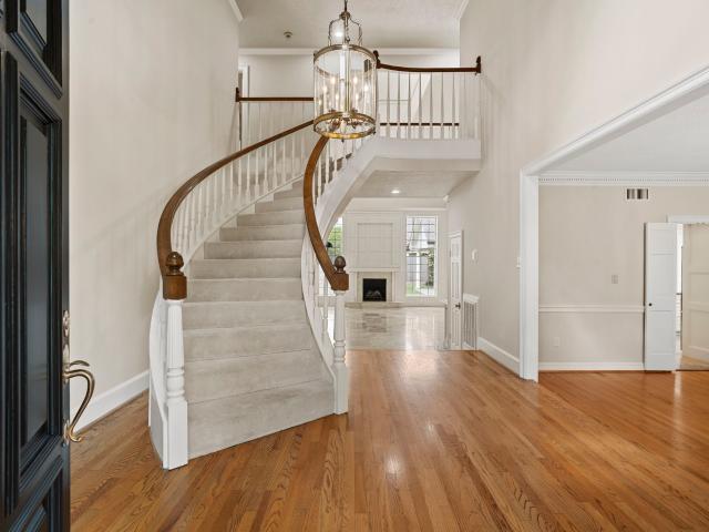 70 Pipers Walk