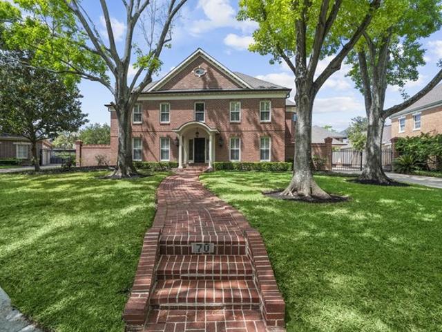 70 Pipers Walk, Sugar Land, TX 77479