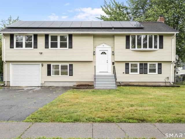 70 Ridge Crest Cir, Wethersfield, CT 06109