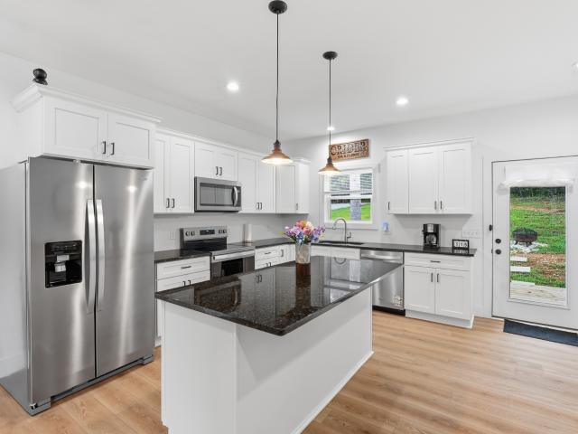 70 River Oaks Dr