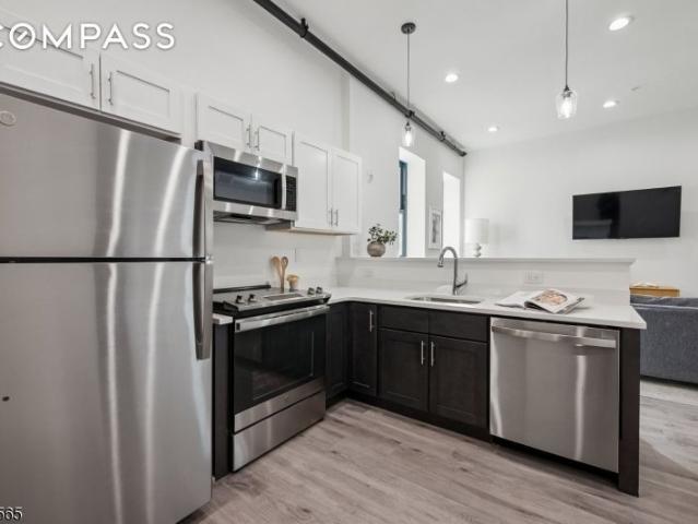 70 Roseville Ave, Newark, NJ