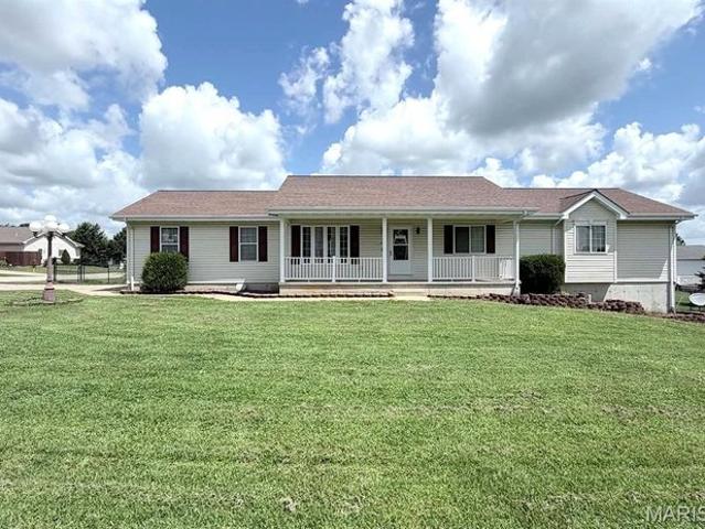 70 Swan Ln, Farmington, MO 63640
