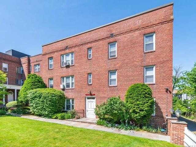 70 Strawberry Hill Ave #6 2B, Stamford, CT 06902