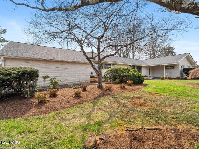 7104 Cresthill Drive