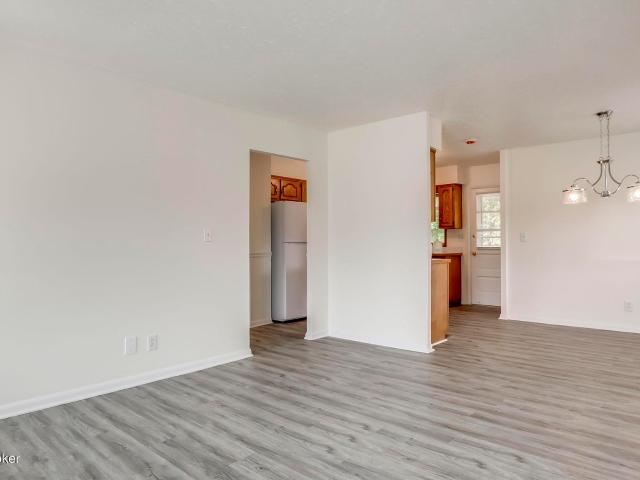 7104 Dittmar Dr