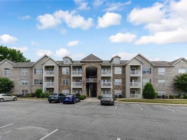7104 W Friendly Ave Unit 306, Greensboro, NC 27410
