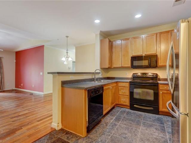 7104 W Friendly Avenue #306
