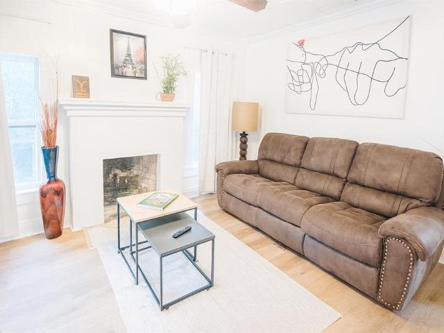7105 N 10th St, Tampa, FL 33604 | MLS #TB8424 | Compass
