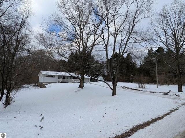 7105 N Osborn Rd, Elwell, MI 48832