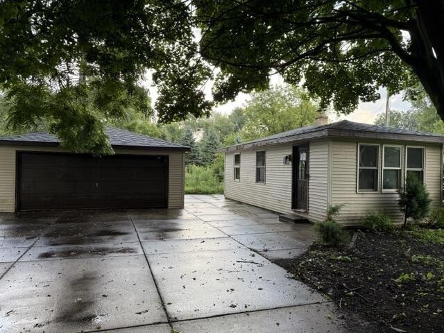 7105 Old Spring St, Mount Pleasant, WI 53406