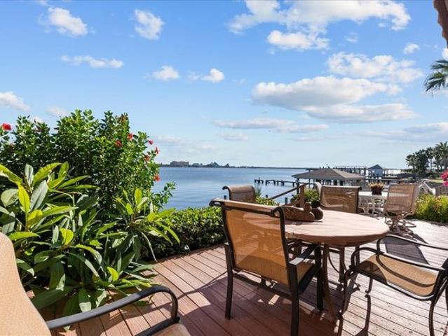 7105 Broadway St, Galveston, TX 77554