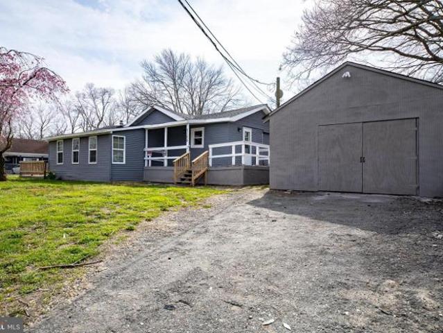 7105 Samuel Dr, Millville, NJ 08332
