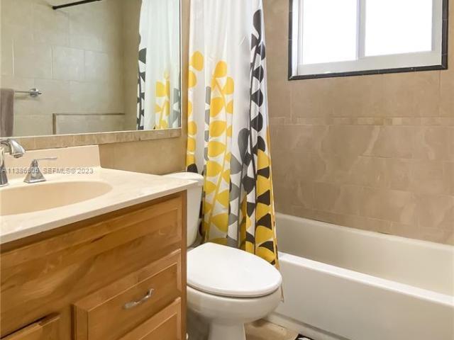 7106 NW 73rd Ave, Tamarac, FL 33321 | MLS #R11165