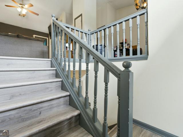 7106 Oakwood Circle