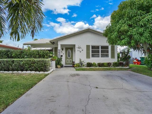 7107 NW 73rd St, Tamarac, FL 33321