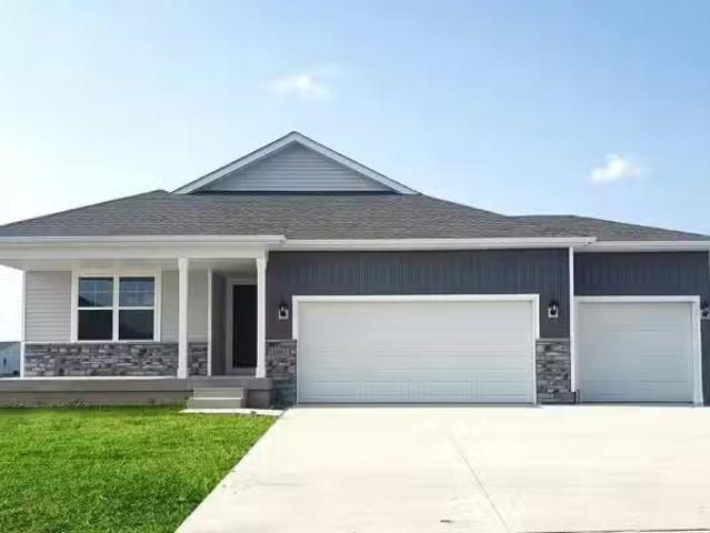7107 ARTESSA BELL DR SW, CEDAR RAPIDS, IA 52404 Single Family.