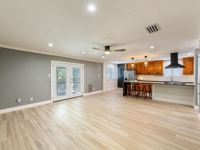 7107 Barnsdale Way
