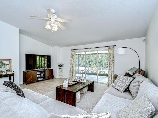 7107 Colonial Lake Dr, Riverview, FL 33578 | MLS #TB8480