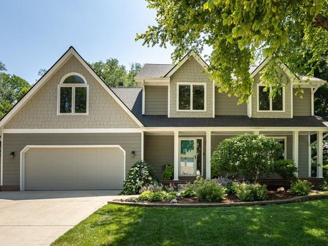 7108 Holcomb Ave, Urbandale, IA 50322