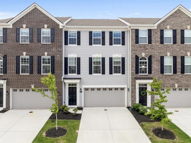 7109 Adalene Ln, Carmel, IN 46033