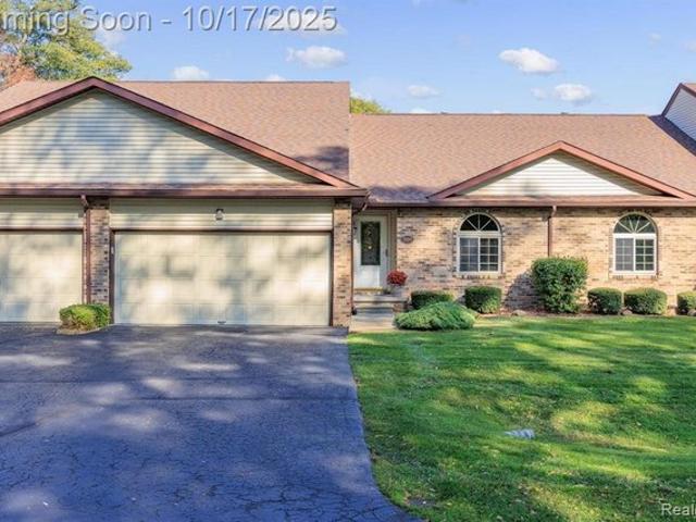 7109 Bluewater Dr, Village of Clarkston, MI 48348