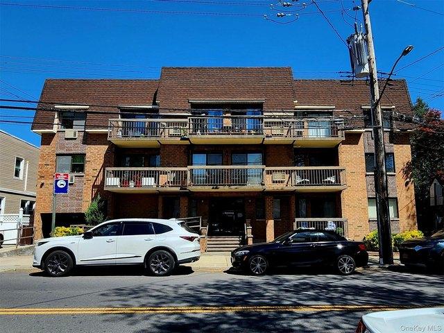 7109 Juniper Valley Rd Apt 2F, Middle Village, NY 11379