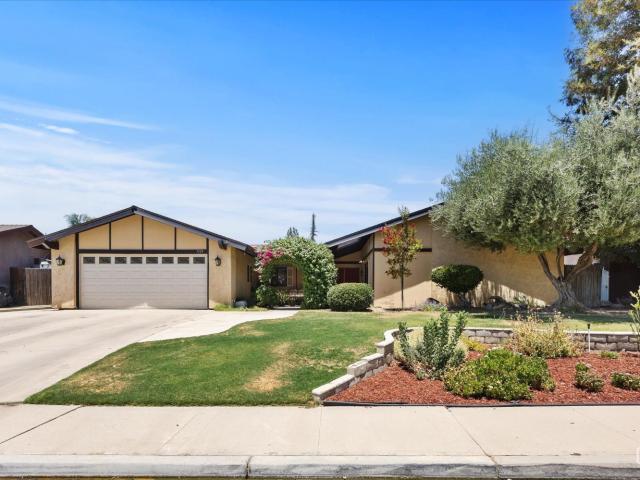 7109 School House Lane